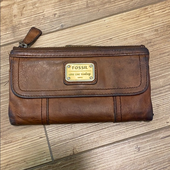 Fossil | Bags | Leather Fossil Wallet | Poshmark